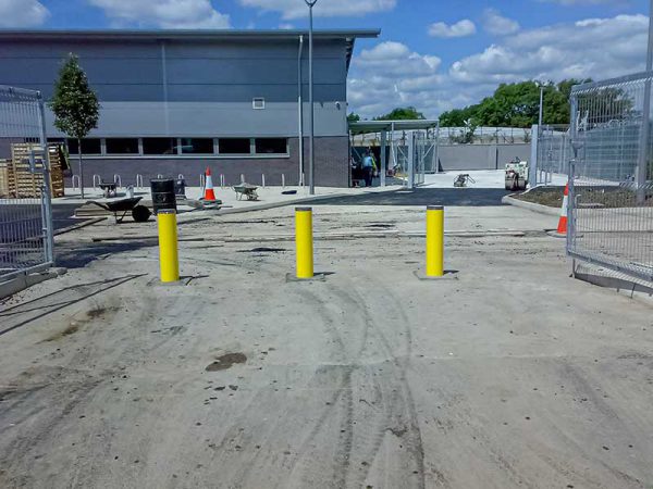 AUTOMATIC RISING KERBS & BOLLARDS | COUNTRY GATES AND BARRIERS