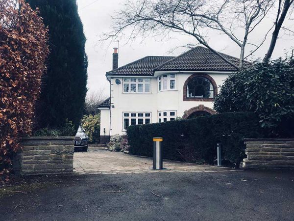 AUTOMATIC RISING KERBS & BOLLARDS | COUNTRY GATES AND BARRIERS