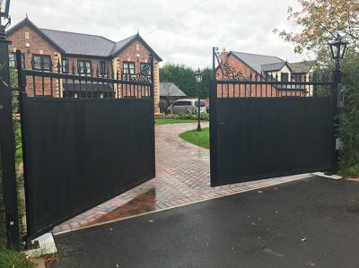 WROUGHT IRON GATES | COUNTRY GATES AND BARRIERS