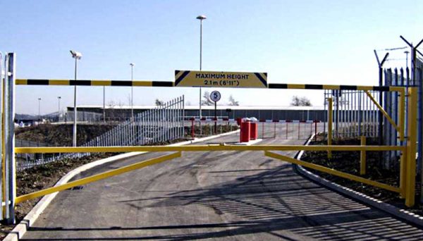 MANUAL VEHICLE BARRIERS | COUNTRY GATES AND BARRIERS