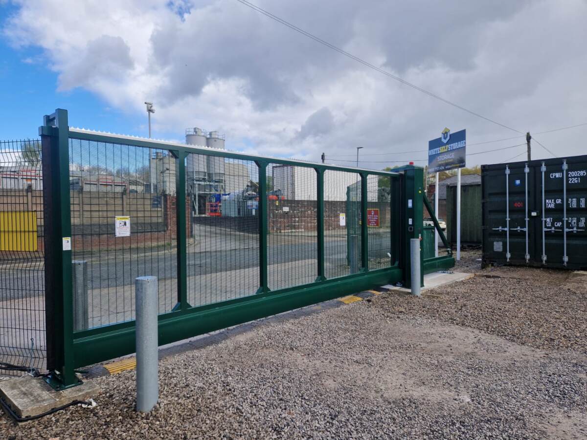 COMMERCIAL SLIDING GATES | COUNTRY GATES AND BARRIERS